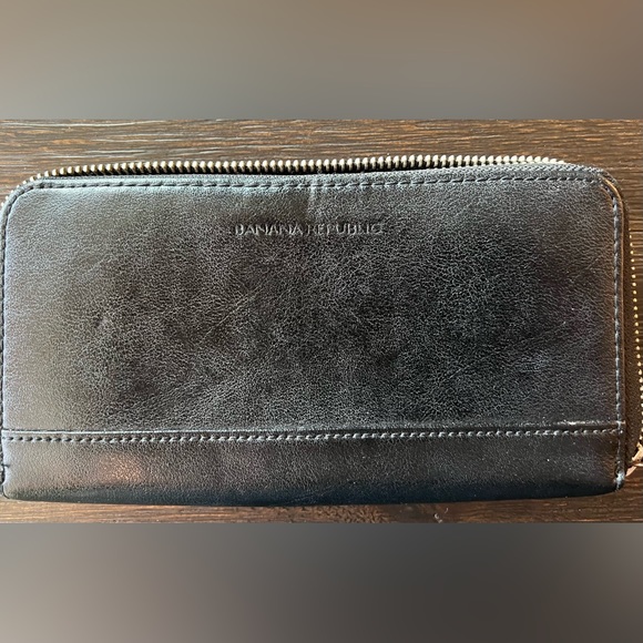 Banana Republic | Bags | Banana Republic Wallet | Poshmark